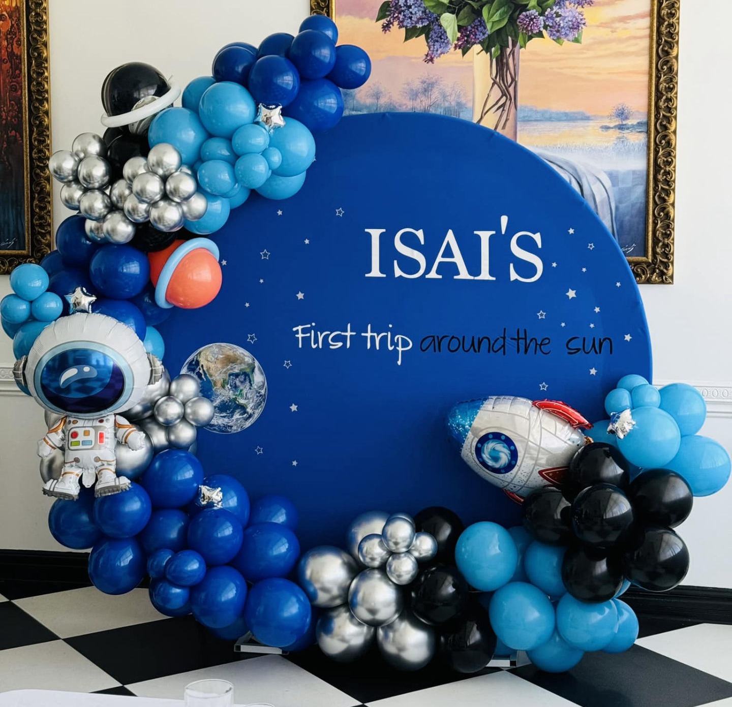 Balloon Decoration Services | Custom Balloon Event Decor
